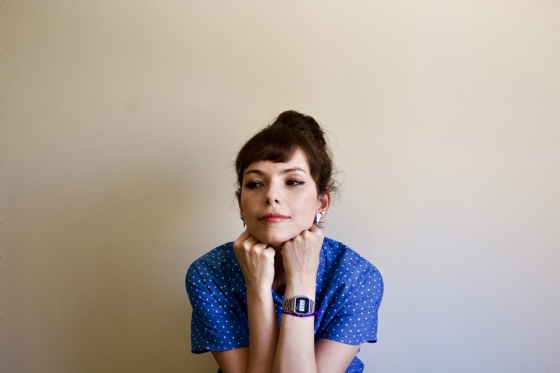 Maquinário feminino e outras conversas, poemas de Marina Grandolpho