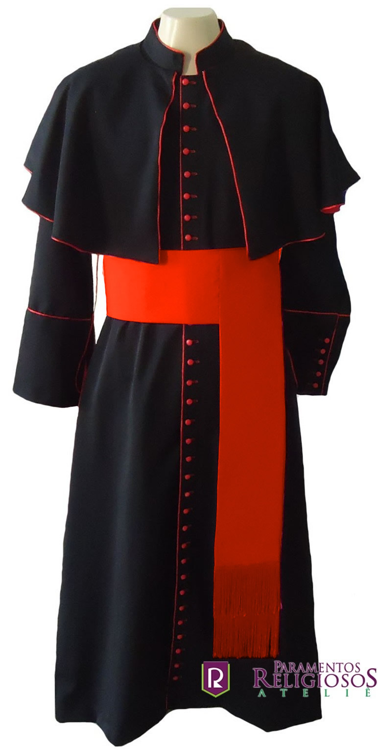 Batina Para Monsenhor Completa. Com os 33 Botões na Frente e Cinco em ...