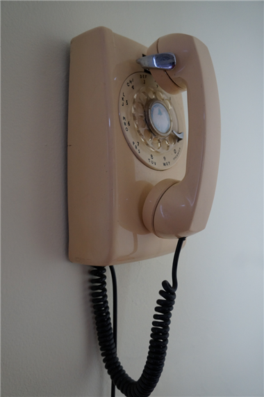 ALUGUEL DE TELEFONE DE PAREDE ANTIGO AMERICANO 1957