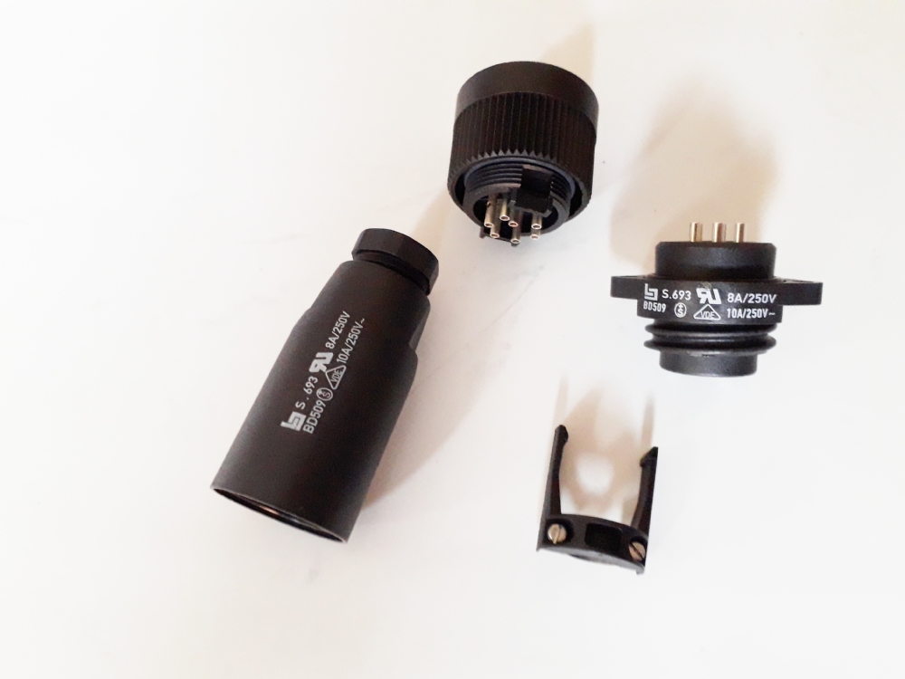 Conector Binder Serie 693 8a 250v